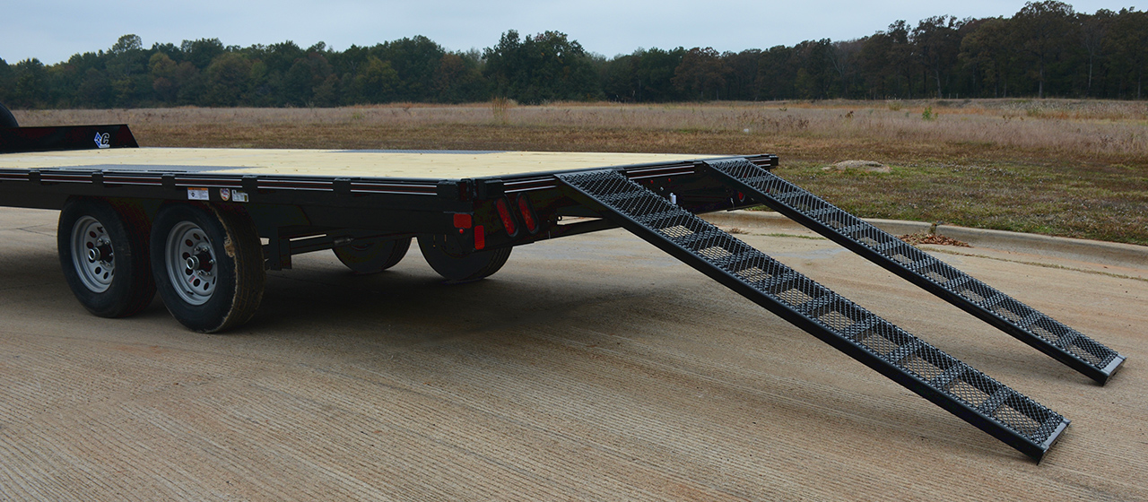 GDD Deck Over Equipment Trailer - Diamond C Trailers