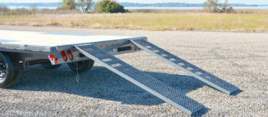 The Ultimate Equipment & Tilt Trailer Buyer's Guide - Diamond C Trailers