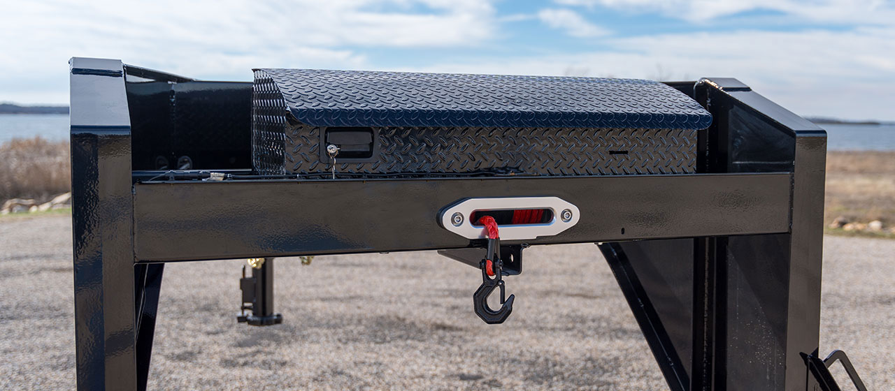 Model DET-GN: Deck Over Tilt Equipment Trailer - Diamond C Trailers