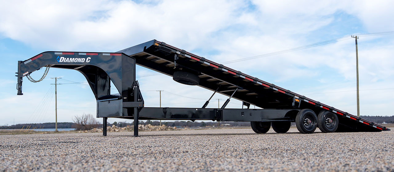 Model DET-GN: Deck Over Tilt Equipment Trailer - Diamond C Trailers